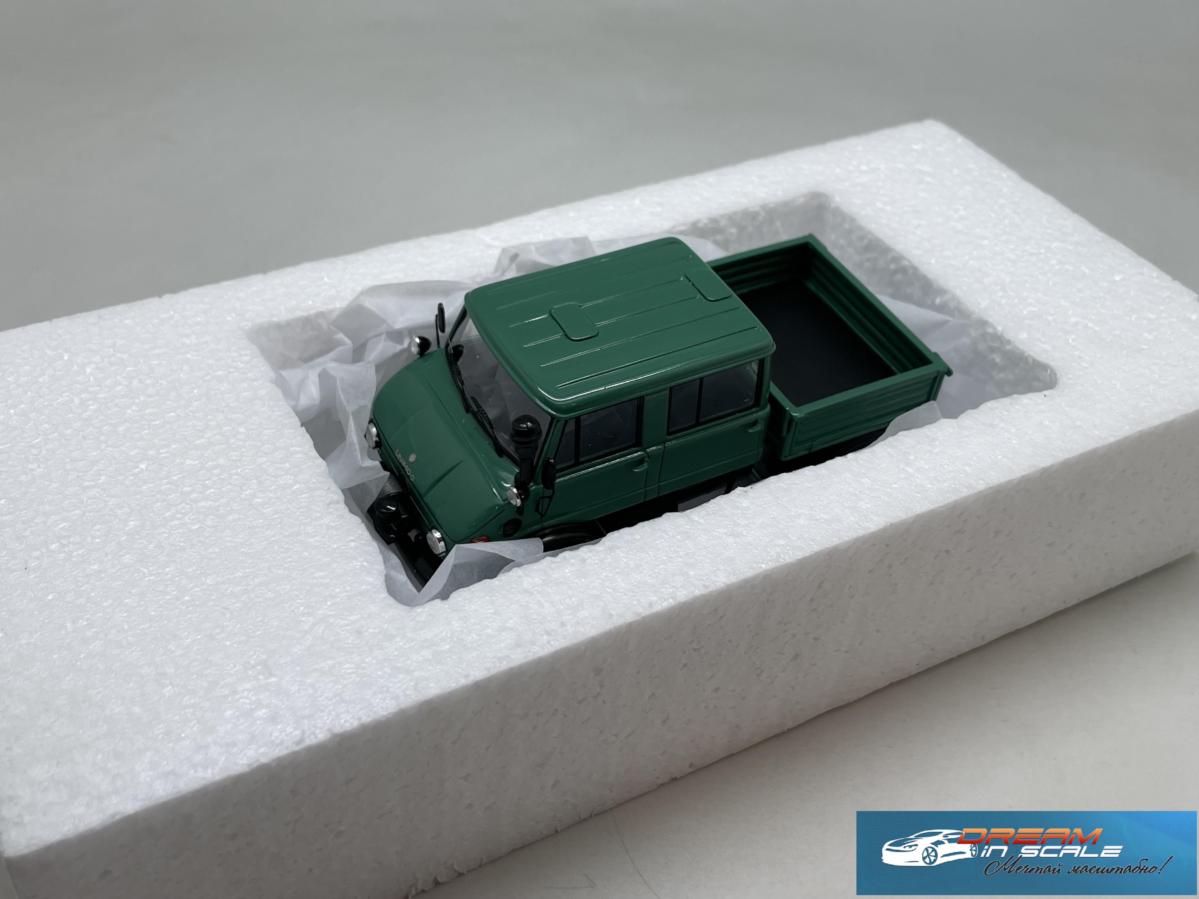 Mercedes-Benz Unimog U416 Double Cabin 4x4 green 1977 (NEO46290)